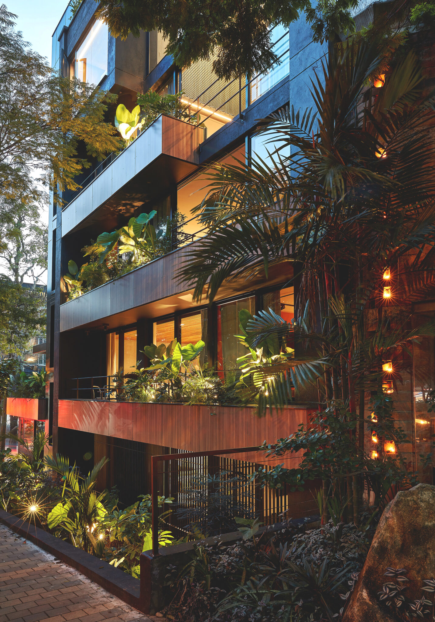 Edificio Paz / Delvalle Estudio +Amalia Ramírez Estudio de Arquitectura — Entre Estilos